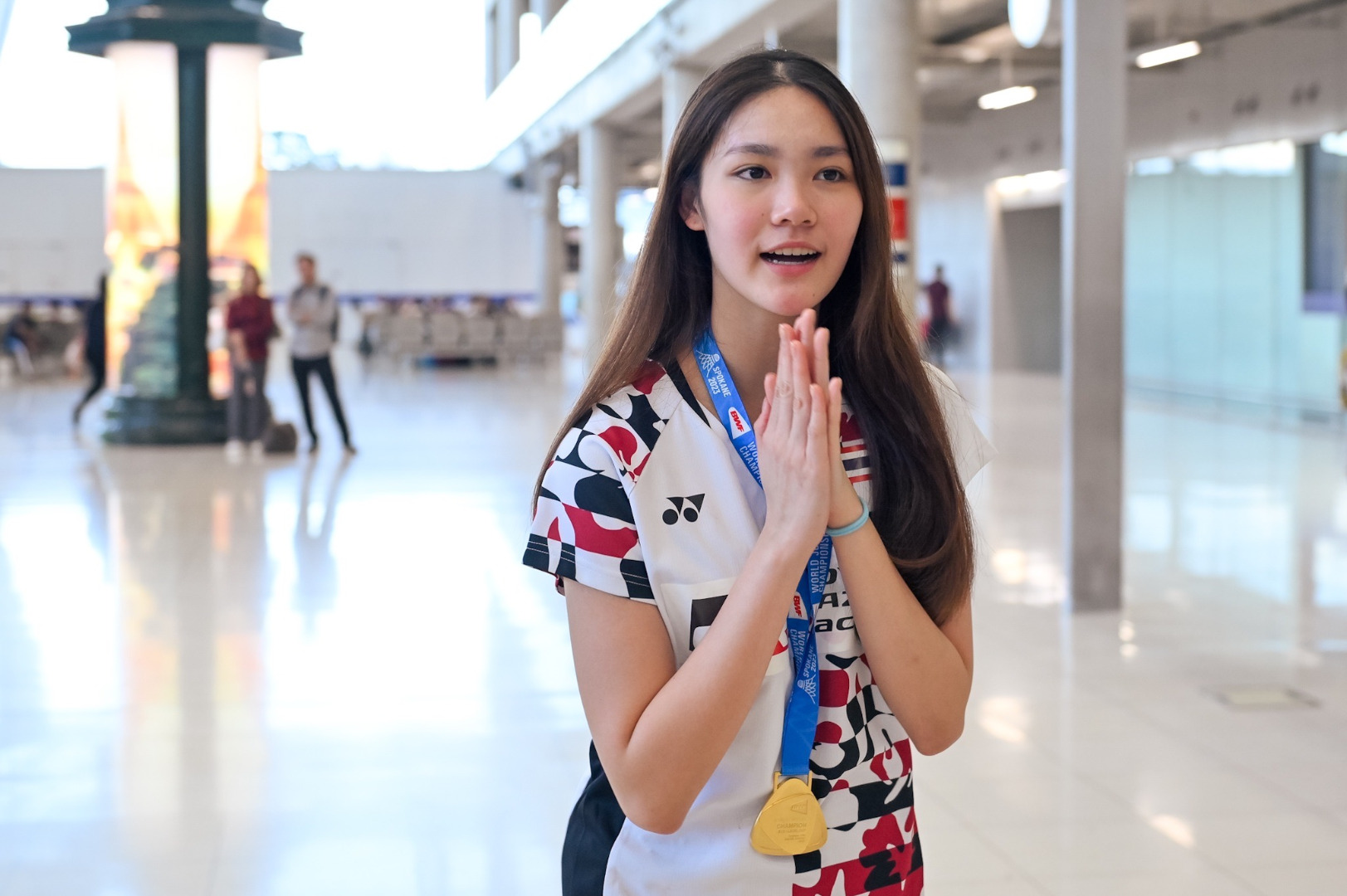 "พิ้งค์ พิชฌามลณ์" แชมป์เยาวชนโลกเดินทางกลับถึงไทย - Keelaland