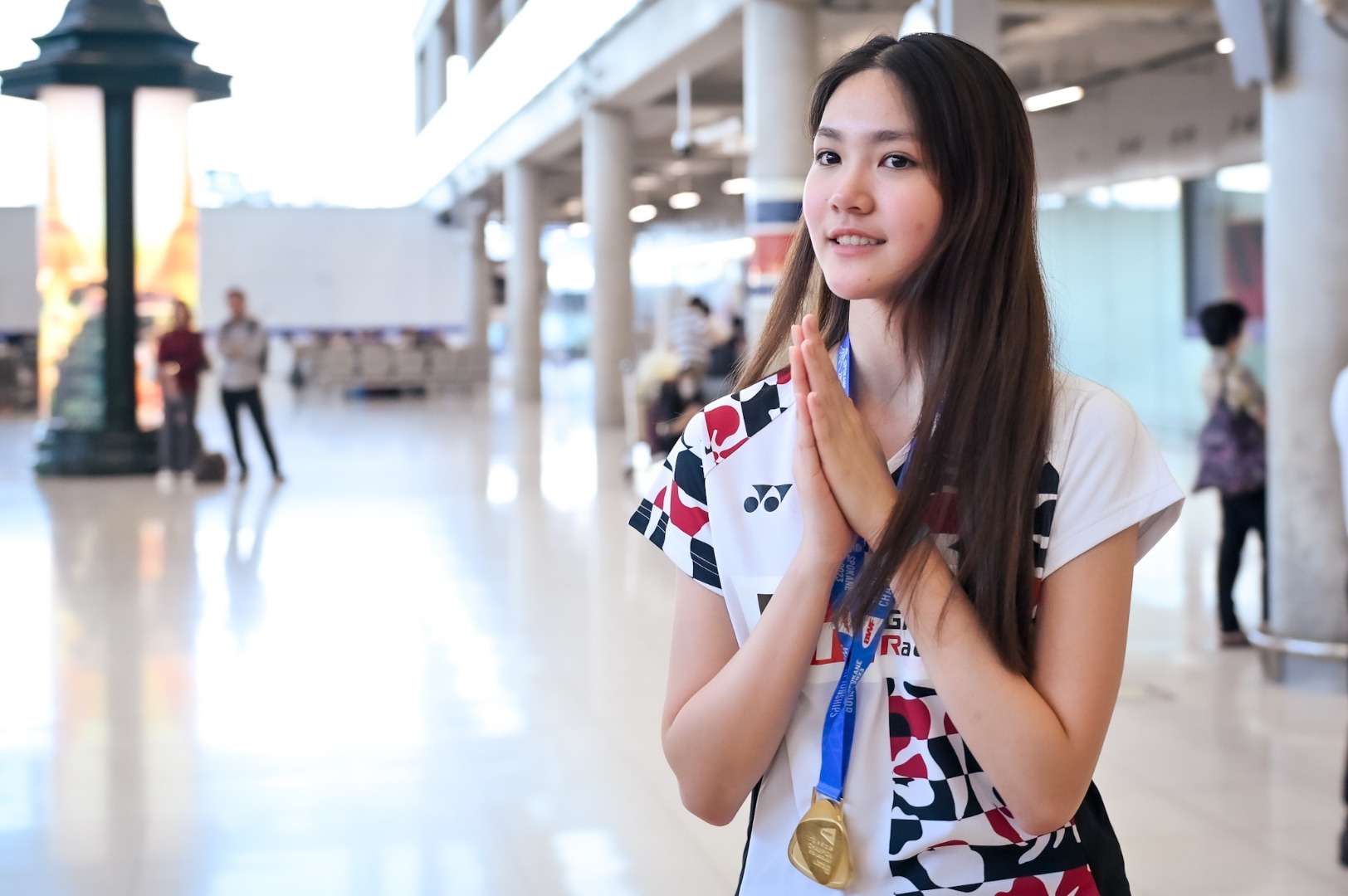 "พิ้งค์ พิชฌามลณ์" แชมป์เยาวชนโลกเดินทางกลับถึงไทย - Keelaland